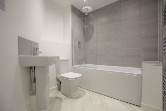 Harecastle House, Waterside Way, Nottingham NG2, 2 bedroom flat to rent ...