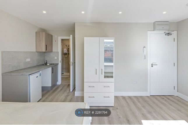 Hunters Grove, Hayes UB3, studio to rent - 68709776 | PrimeLocation