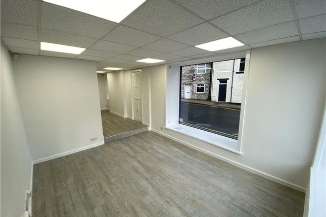 22 Lowergate, Clitheroe, Lancashire BB7, retail premises to let ...
