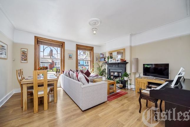 2 bed flat for sale in Oakfield Road, London N4 - Zoopla