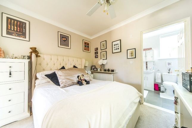 Upnor Road, Lower Upnor, Kent ME2, 4 bedroom semi-detached house for ...