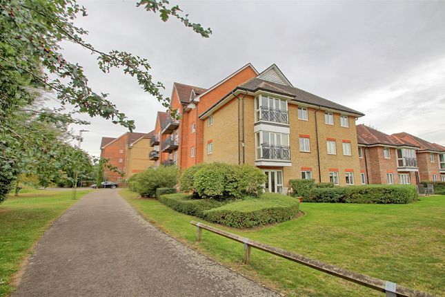 Loxley Court, Crane Mead, Ware SG12, 2 bedroom flat for sale - 68482415 ...