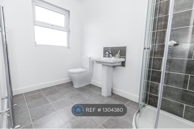 Old Lode Lane, Solihull B92, room to rent - 62556608 | PrimeLocation