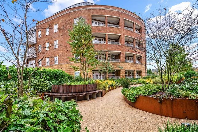 Hardwick House, Eden Place, Oxted RH8, 2 bedroom flat for sale ...