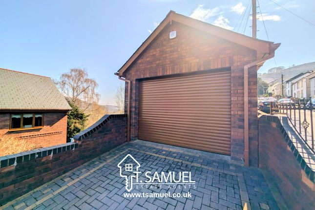 Tomwyn-Mo, Llanwonno Road, Mountain Ash CF45, 4 bedroom detached house ...