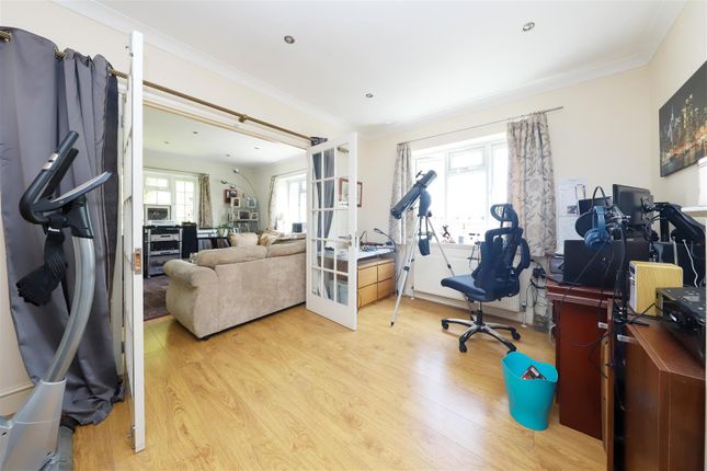 Herga Court, Harrow HA1, 3 bedroom flat for sale - 69934662 | PrimeLocation