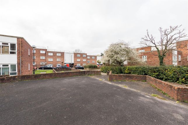 Radbourne Crescent, London E17, 3 bedroom flat for sale - 69640195 ...