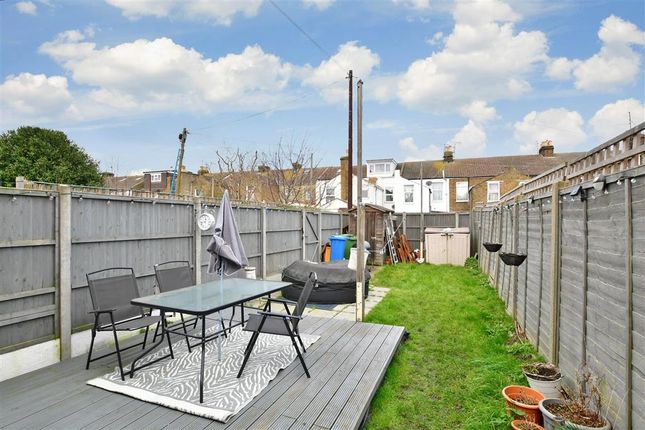 Victoria Street, Sheerness, Kent ME12, 3 bedroom end terrace house for ...