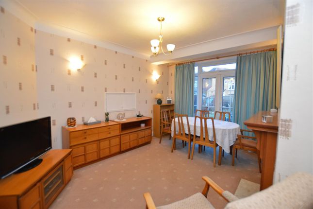 Percy Road Whitton Twickenham Tw2 4 Bedroom Semi Detached House For