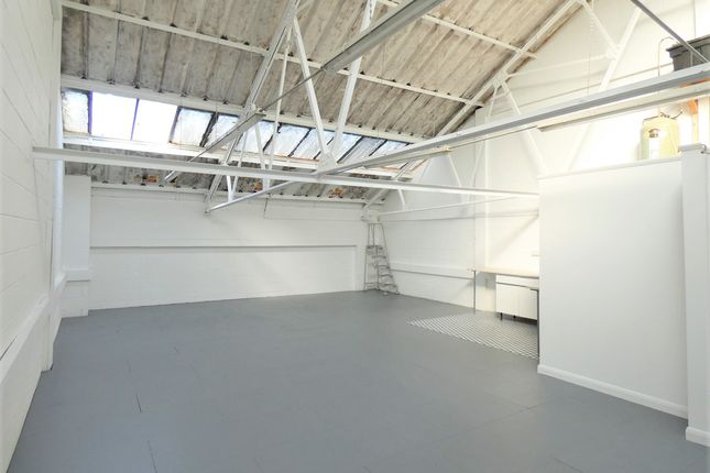 Unit 34, The Waterside Trading Centre, London W7, industrial to let ...
