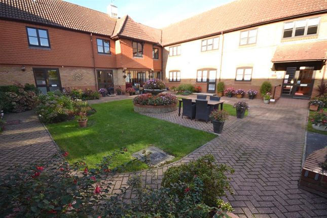 Roberts Court, Baddow Road, Chelmsford CM2, 1 bedroom property for sale ...