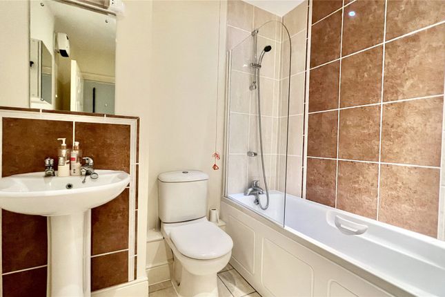 Harding Place, Wokingham, Berkshire RG40, 2 bedroom flat for sale ...
