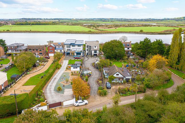 Kingsmans Farm Road, Hockley SS5, 5 bedroom detached house for sale ...
