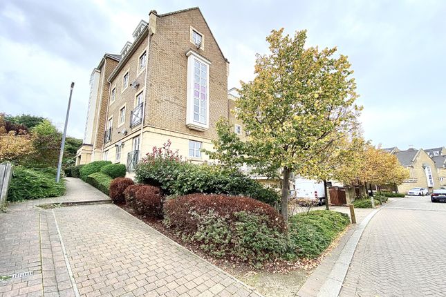 Sandpiper Close, Waterstone Park, Greenhithe, Kent DA9, 2 bedroom flat ...