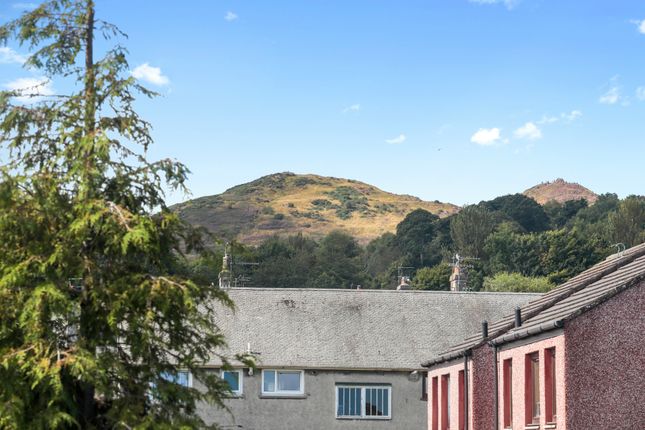 18 Abercorn Court, Willowbrae, Edinburgh EH8, 3 bedroom flat for sale ...