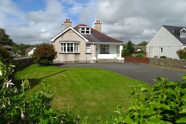 Awelon, Penrallt, Llangefni, Ynys Mon LL77, 4 bedroom bungalow for sale ...