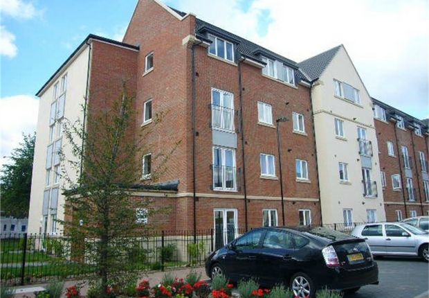 Flats to Let in Braybourne Drive, Isleworth TW7 - Apartments to Rent in ...