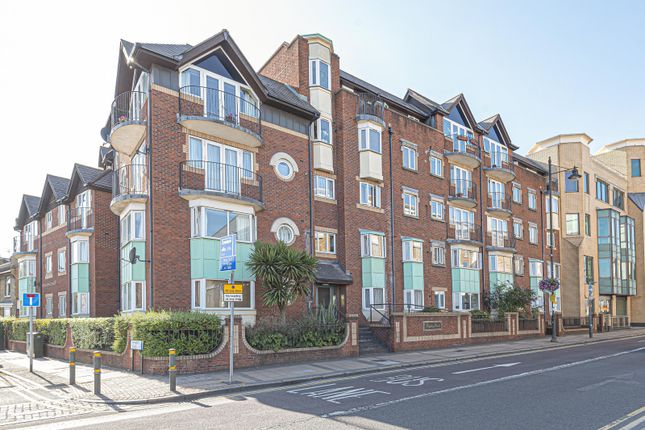 2 bed flat for sale in Hartfield Road, London SW19 - Zoopla