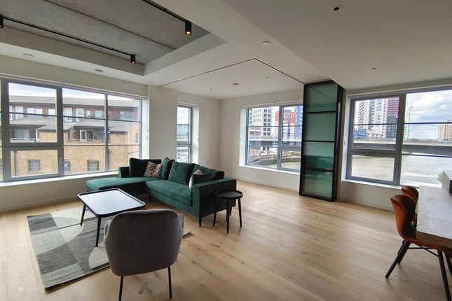 9 Goodluck Hope Walk, London E14, 2 bedroom flat to rent - 62135619 ...