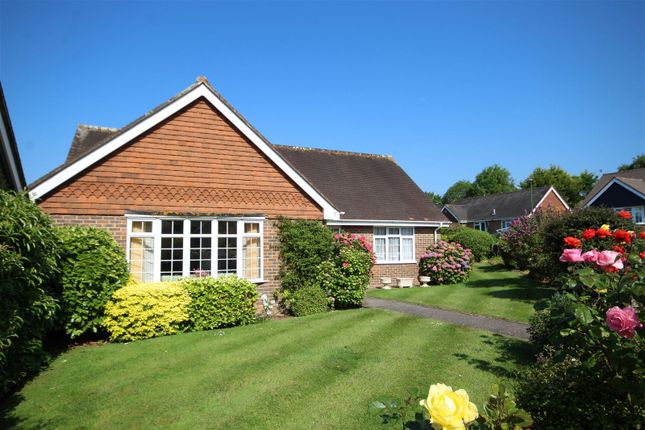 The Chase Findon Village Worthing Bn14 2 Bedroom Bungalow For Sale