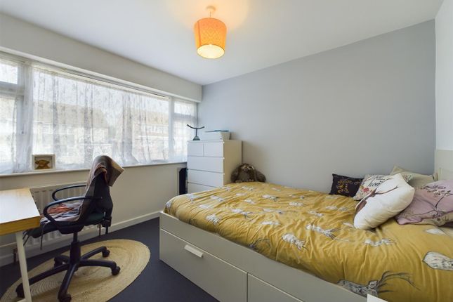 Partridge Drive, Tilehurst, Reading RG31, 3 bedroom semi-detached house ...