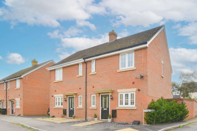 Skylark Road Melksham Sn12 3 Bedroom Semi Detached House For Sale