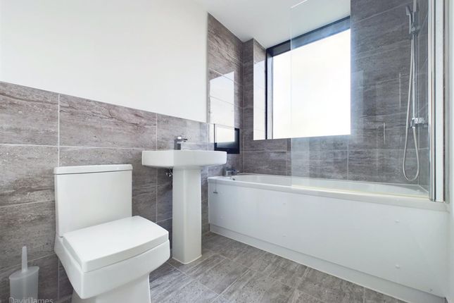 Dbh House, Carlton Square, Carlton, Nottingham NG4, 1 bedroom flat for sale - 69030587 ...