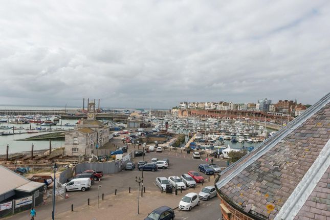 Harbour Parade, Ramsgate CT11, 2 bedroom penthouse for sale - 64099113 ...