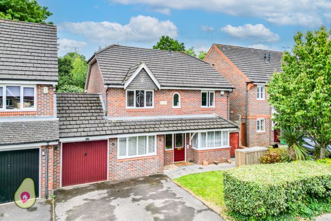 Woodcock Court, Three Mile Cross RG7, 4 bedroom link-detached house for ...
