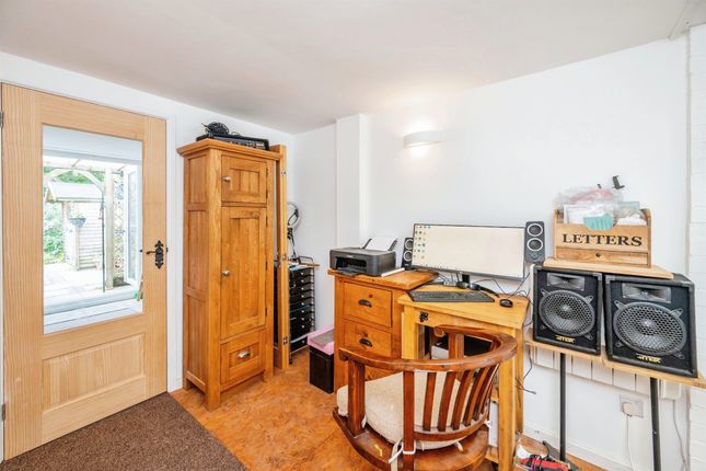 Ladbrook Close, Redditch B98, 2 bedroom detached bungalow for sale ...