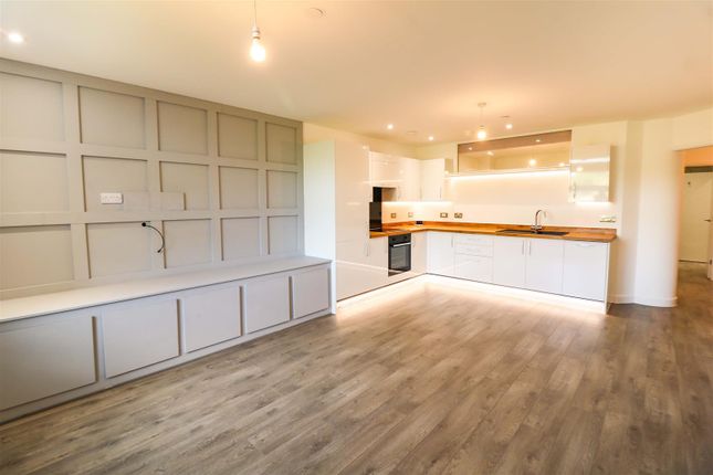 Edinburgh Gate, Harlow CM20, 2 bedroom flat for sale - 61760142 ...