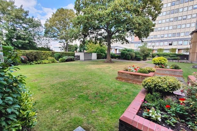 Springfield Road, Chelmsford CM2, 2 bedroom flat for sale - 68965875 ...