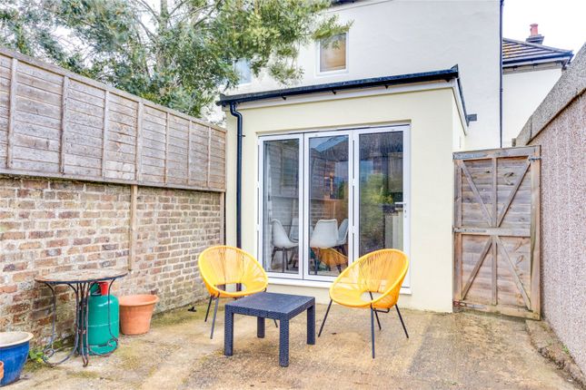Broadwater Road Worthing West Sussex Bn14 2 Bedroom Flat For Sale