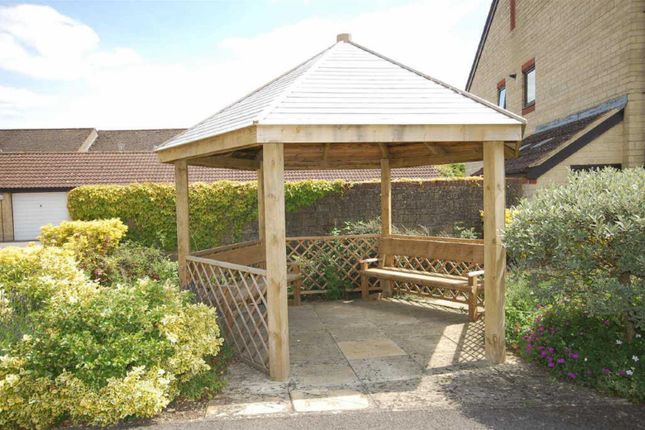Arches Lane, Malmesbury SN16, 2 bedroom flat for sale - 64427544 ...