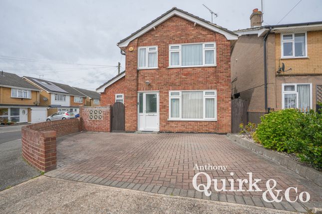 Glebe Drive, Rayleigh SS6, 3 bedroom detached house for sale - 67504394 ...