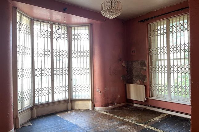 Walmer Villas, Manningham, Bradford BD8, 10 bedroom block of flats for ...