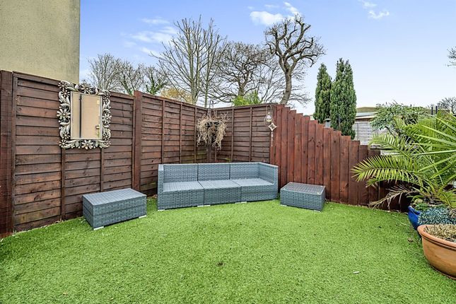 Grassmere Way Pillmere Saltash Pl12 5 Bedroom End Terrace House For