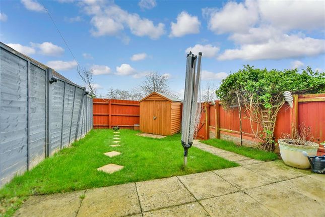 Headstock Rise, Hoo, Rochester, Kent ME3, 4 bedroom town house for sale ...