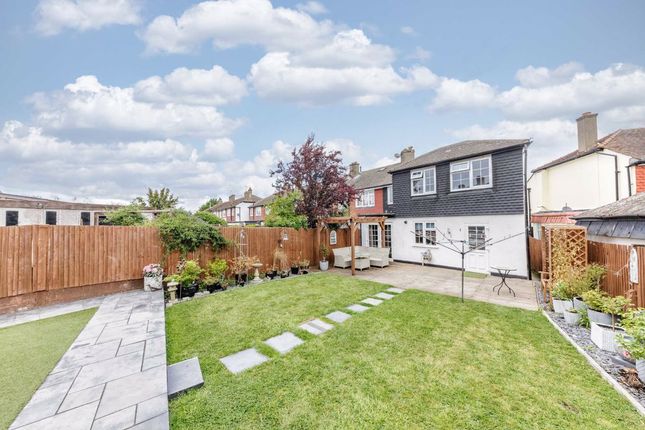 Warren Drive South, Tolworth, Surbiton KT5, 4 bedroom property for sale ...