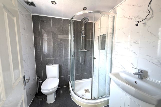 Park Parade, Barra Hall Circus, Hayes, Greater London UB3, 4 bedroom ...