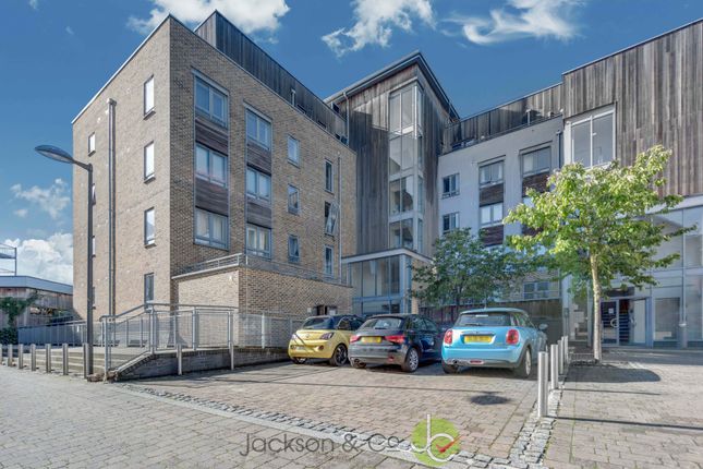 Quayside Drive, Colchester CO2, 2 bedroom flat for sale - 62624608 ...
