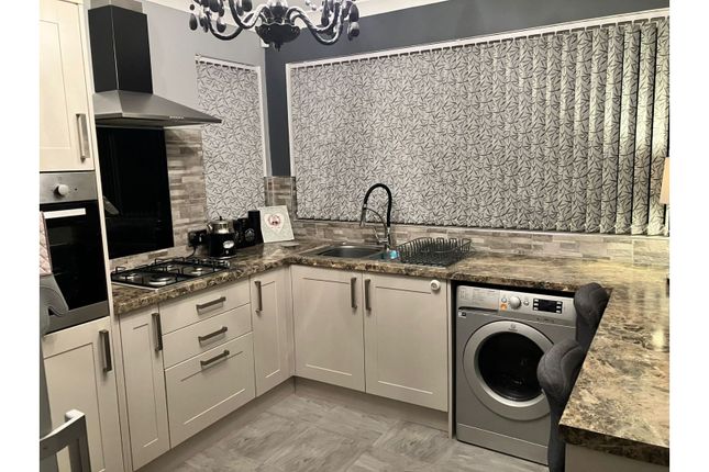 Batley Road, Wakefield WF2, 3 bedroom semi-detached bungalow for sale ...