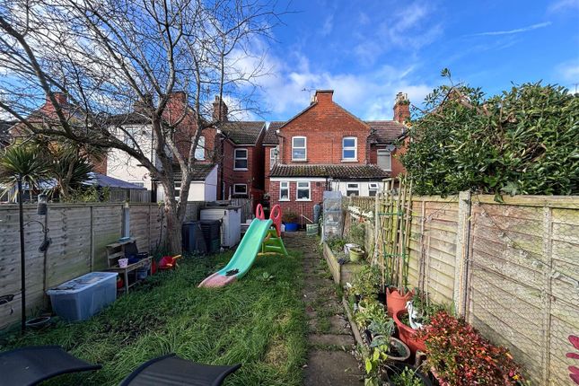 Lilian Road, Burnham-On-Crouch CM0, 3 bedroom cottage for sale ...