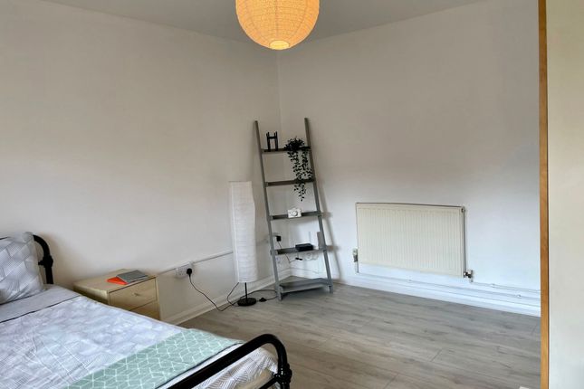 Ampthill Square, Euston, Camden, Ucl, West End, Eversholt Street ...