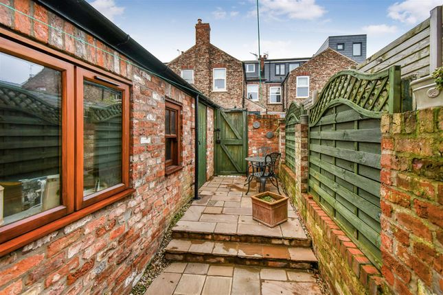 Cameron Grove, York YO23, 4 bedroom terraced house for sale - 69434819 ...
