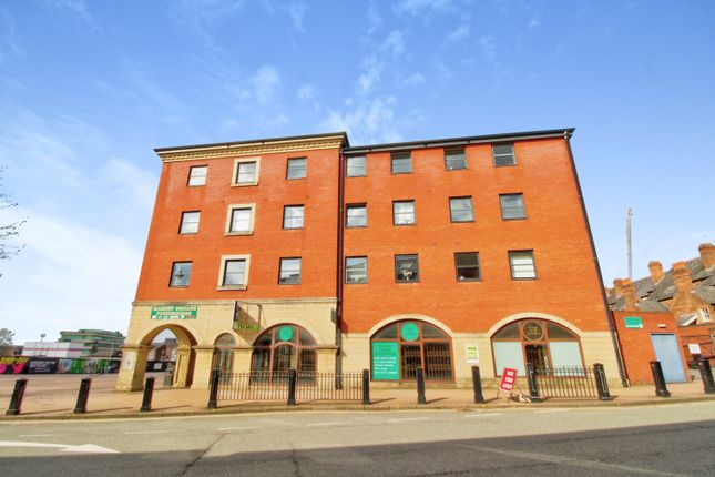 Market Square, Wolverhampton WV3, 2 bedroom flat for sale - 64374416 ...