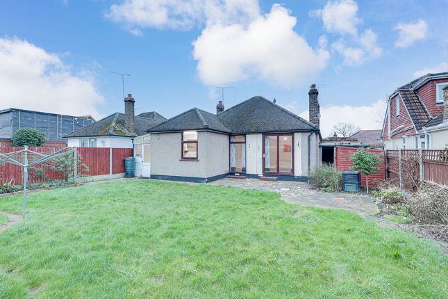 Feeches Road Southend On Sea Ss2 2 Bedroom Detached Bungalow For Sale