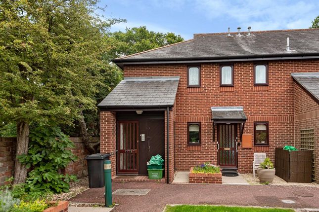 Badgers Croft, Mortimer Common RG7, 2 bedroom maisonette for sale ...