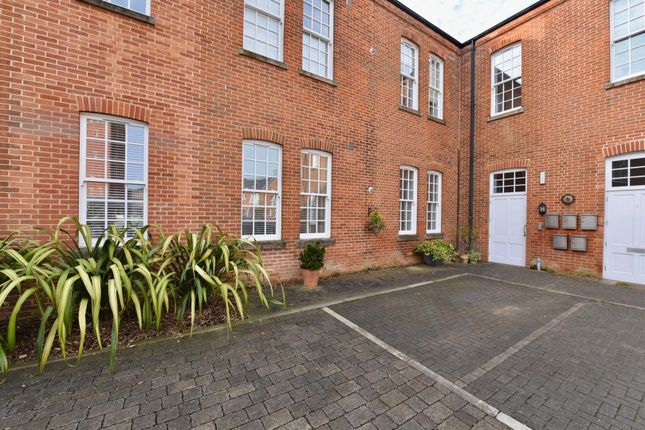 Hardy Villas, Whitecroft Park, Gatcombe PO30, 2 bedroom flat for sale ...