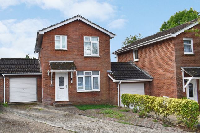 The Mount Ringwood Bh24 3 Bedroom Link Detached House For Sale